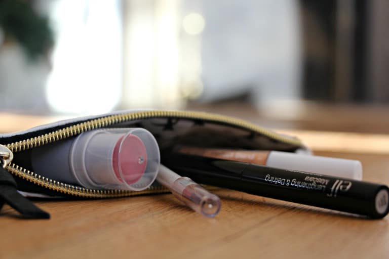 Five Dollar Emergency Makeup Kit - Mom Needs Chocolate