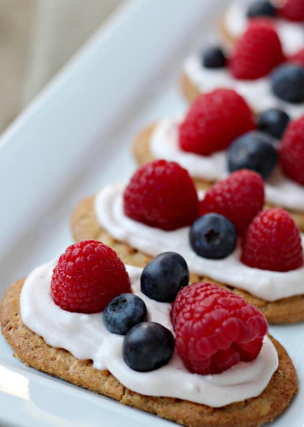 Easy Breakfast Berry Tarts - Mom Needs Chocolate