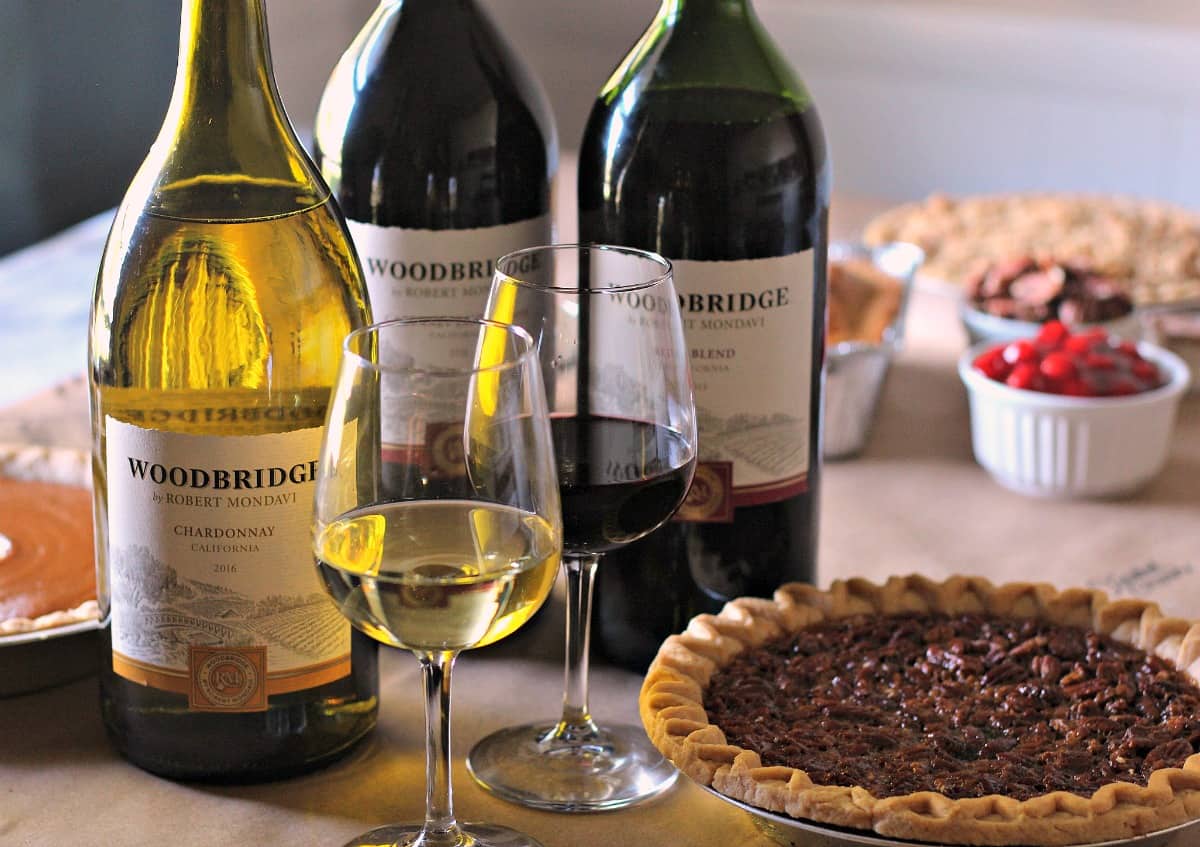 Holiday Pie Bar - Tips and Tricks for a Beautiful Holiday Pie Buffet ...