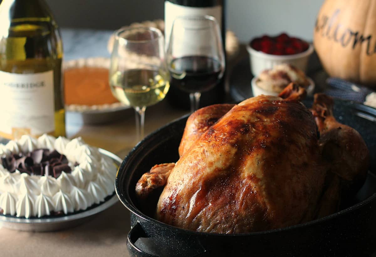 Holiday Pie Bar - Tips and Tricks for a Beautiful Holiday Pie Buffet ...