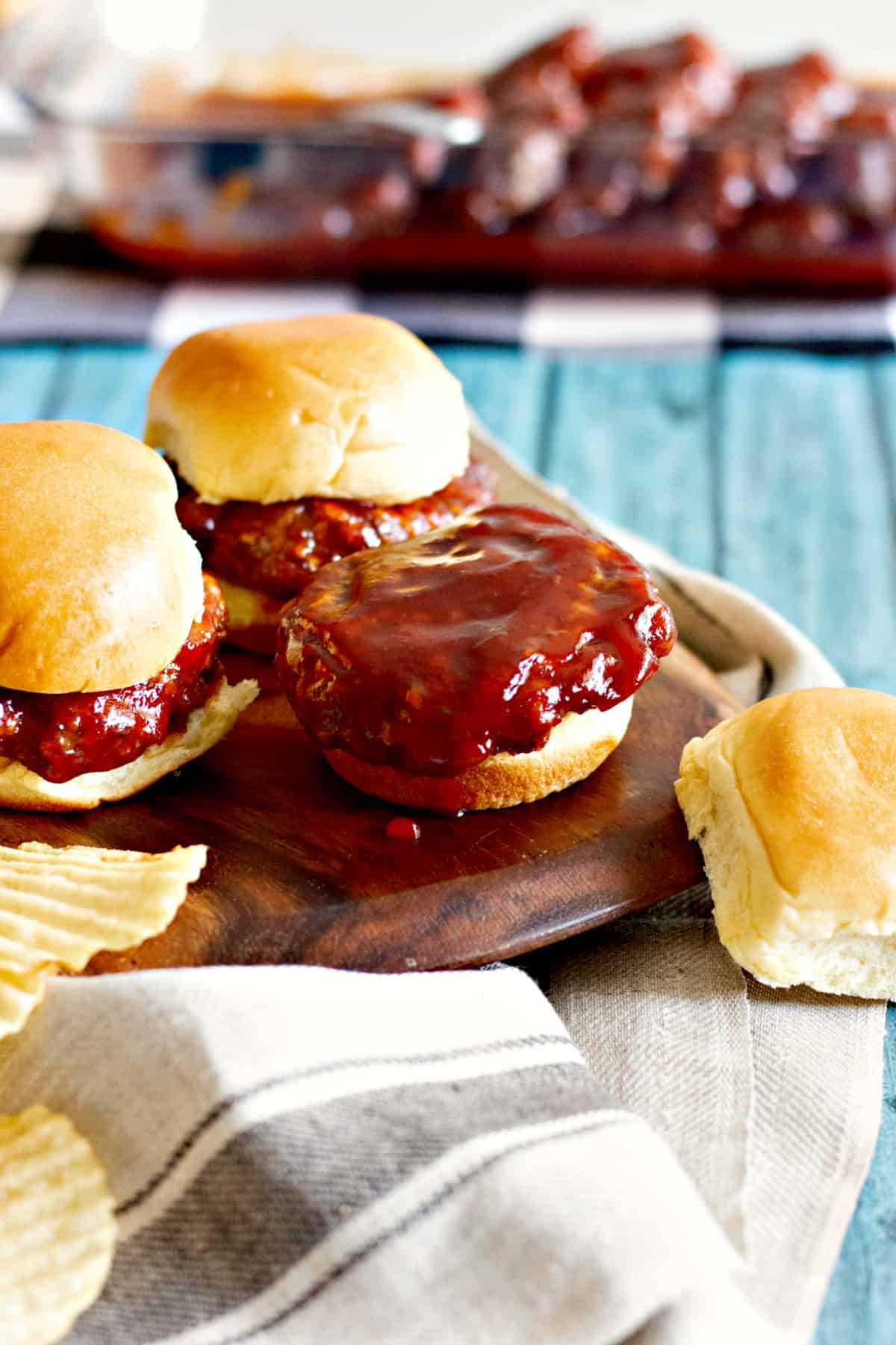 BBQ Meatball Sliders - Mom Needs Chocolate